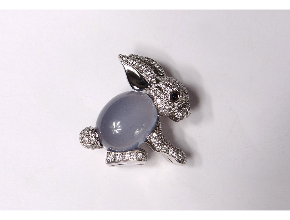 Brooch Brooch Cartier Chalcedony Onyx diamonds white gold 12,65gr boxed ...