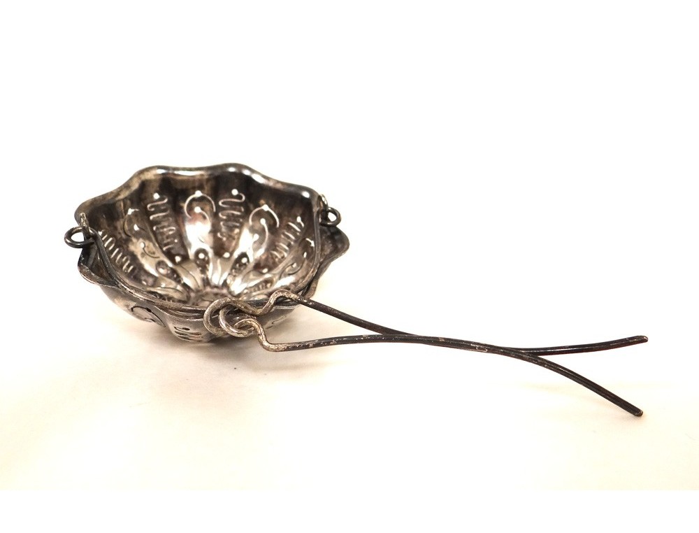 Passe thé métal argenté poinçon christofle antique french XXème siècle