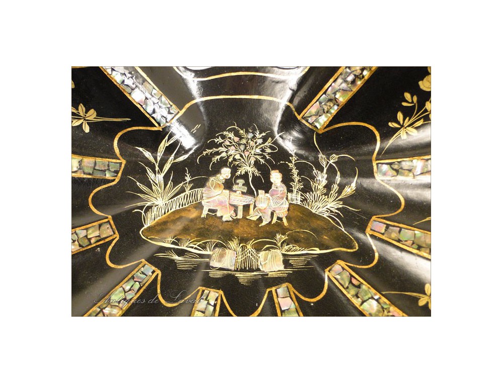 Crumb pearl shell decoration 19th Chinese characters
