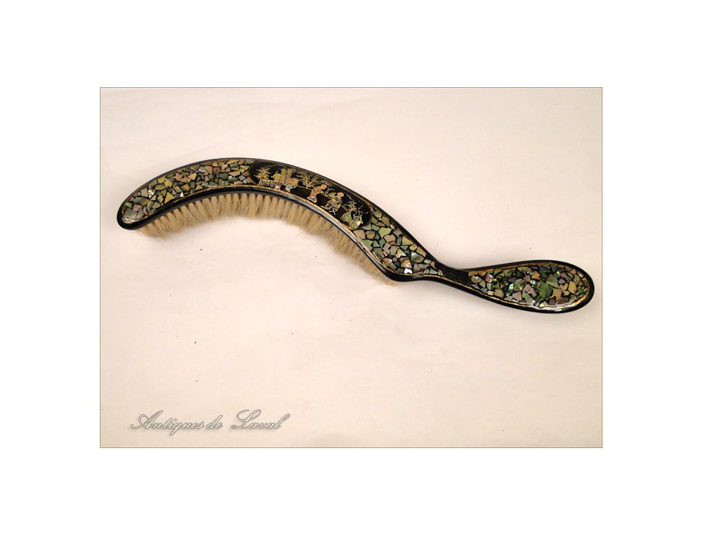 Crumb pearl shell decoration 19th Chinese characters