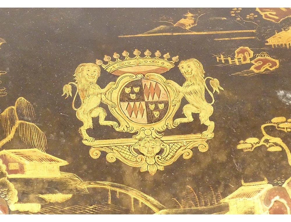 Coffret boîte à jeu laquée armoiries blason Comte jetons nacre lions XVIIIè