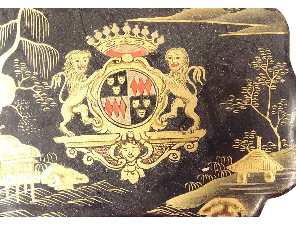 Coffret boîte à jeu laquée armoiries blason Comte jetons nacre lions XVIIIè