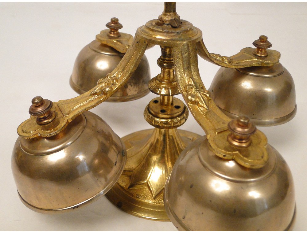 Bell bells ceremony four gilt bronze, decorated with lilies, nineteenth