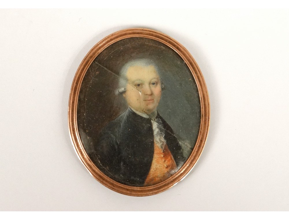 Painted oval miniature portrait painting man aristocrat Louis XV XVIII