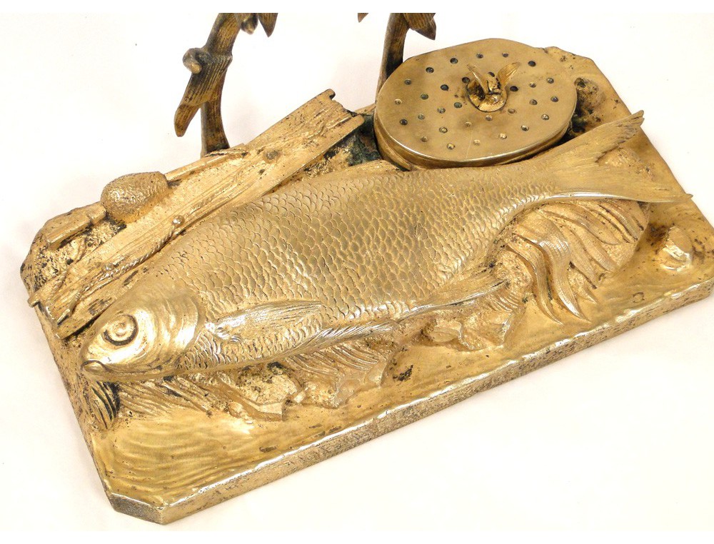 Gilt bronze inkwell, fishing decor and fish, 19th