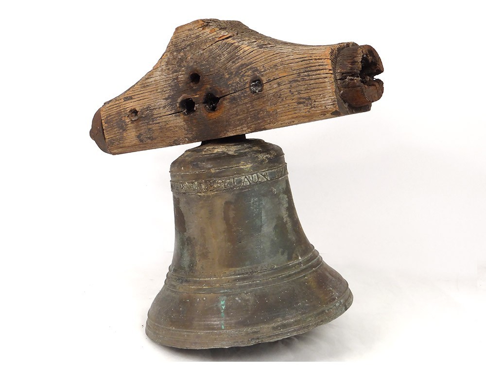 Bell of property bronze founder Turmeau Bordeaux 1774 Claux bell XVIII